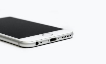 10 Easy Ways to Clean Lightning Port Safely – TechMag