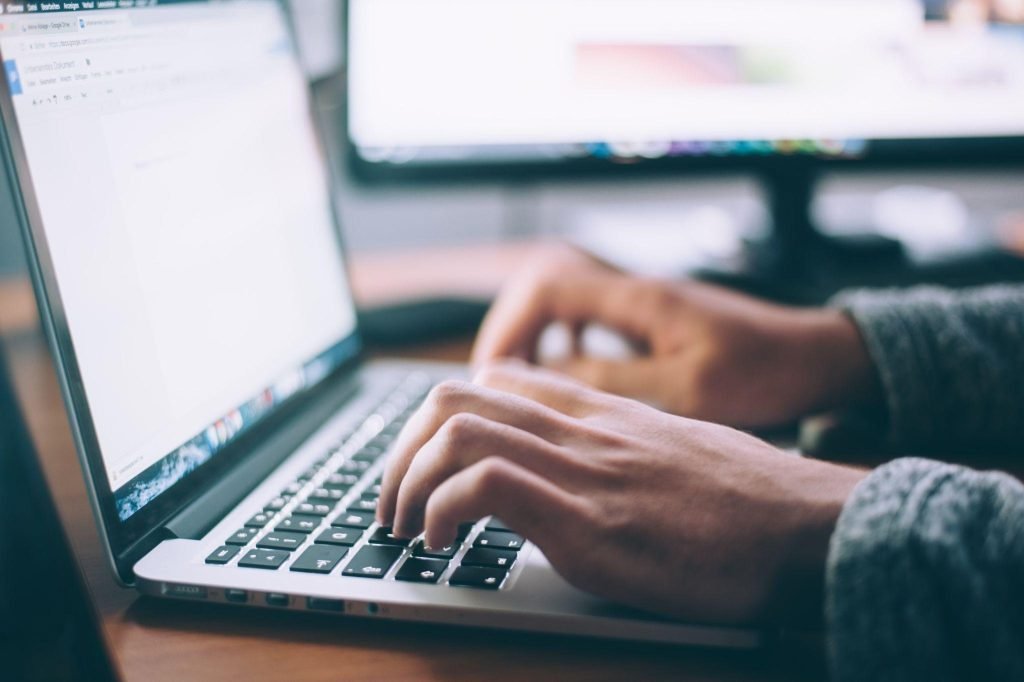 Navigating the Laptop Landscape: A Freelancer's Guide to Smart Choices ...